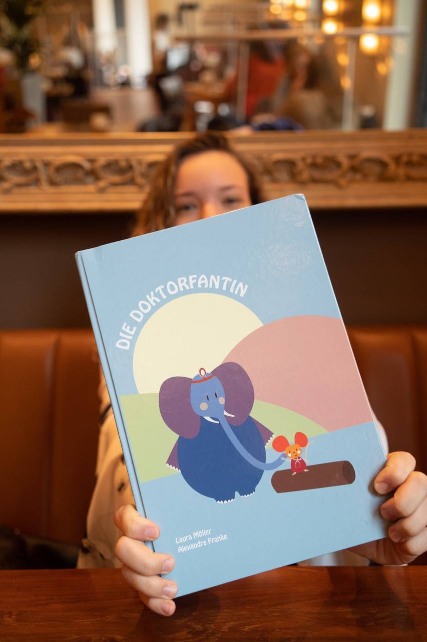 19-jährige Münsteranerin schreibt eigenes Kinderbuch - Antenne Münster